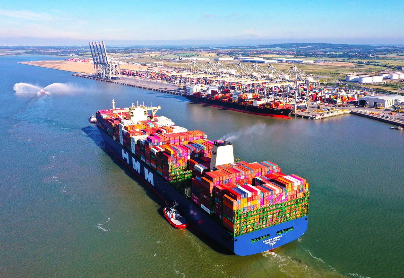 UK DEBUT ON THE THAMES FOR WORLD S BIGGEST CONTAINER SHIP DP World London Gateway uk-debut-on-the-thames-for-world-s-biggest-container-ship-dp-world-london-gateway